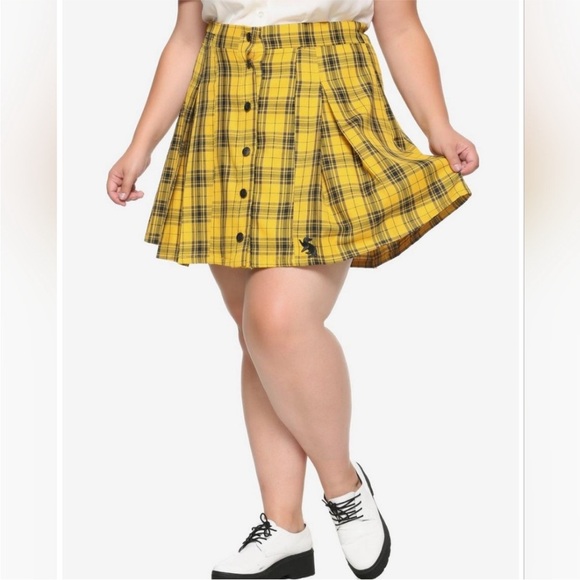 Hot Topic | Skirts | Hot Topic Harry Potter Hufflepuff Plaid Pleated ...